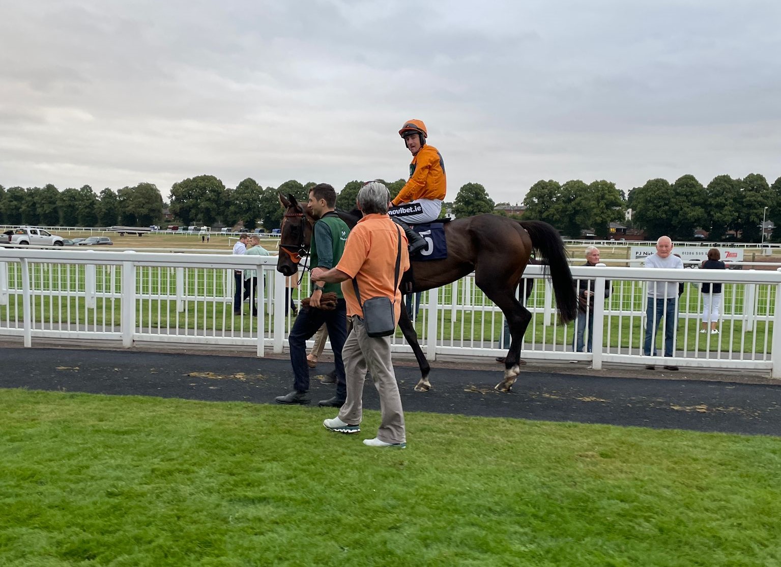 UK Racehorse Trainer: Charlie Longsdon Racing, Oxfordshire