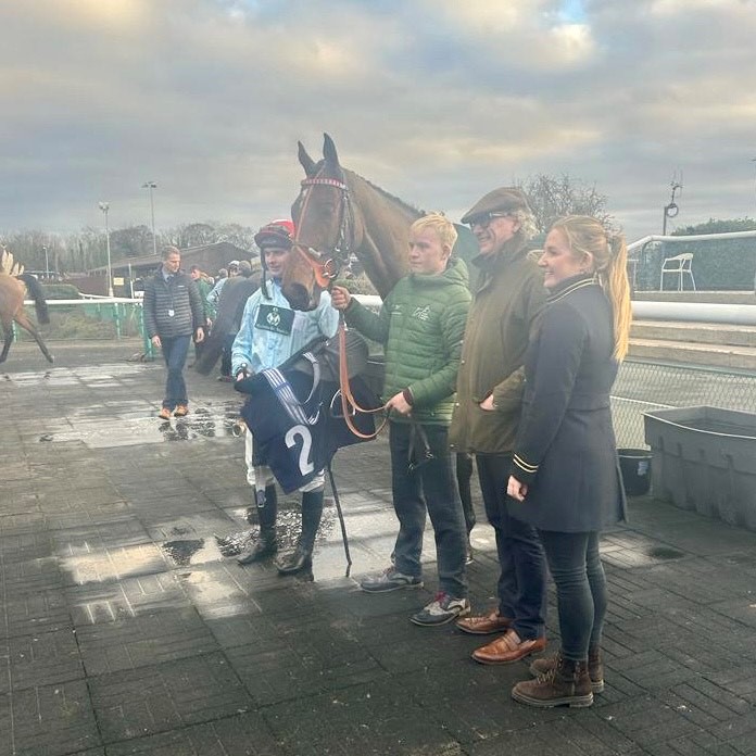 UK Racehorse Trainer: Charlie Longsdon Racing, Oxfordshire